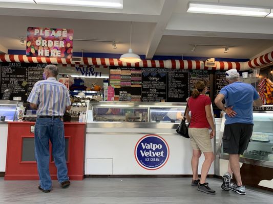 VALPO VELVET ICE CREAM - 97 Photos & 89 Reviews - 57 W Monroe St ...