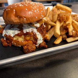 CHOMP KITCHEN AND DRINKS - Updated June 2025 - 334 Photos & 251 Reviews ...