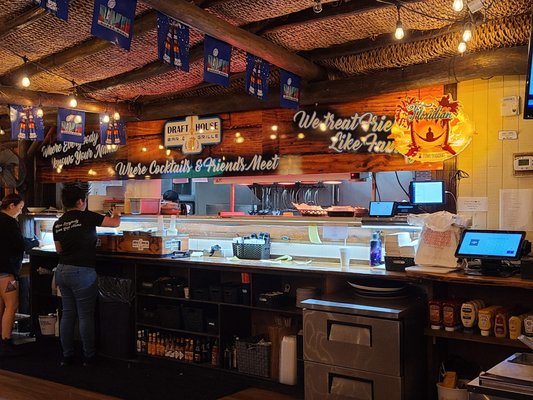 DRAFT HOUSE BAR AND GRILLE - Updated December 2025 - 112 Photos & 141 ...