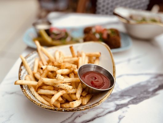 SERAY - Updated January 2026 - 206 Photos & 86 Reviews - 160 Maple Ave ...