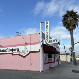 OTTO’S BREAD COMPANY - Updated March 2025 - 215 Monterey St, Salinas ...