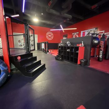 UFC GYM OXNARD - Updated July 2025 - 100 Photos & 154 Reviews - 451 W ...