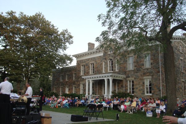 BRECKNOCK HALL - Updated August 2025 - 1 Brecknock Rd, Greenport, New ...