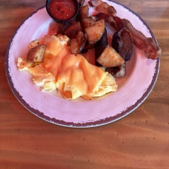 THE HEN AND THE HOG - Updated July 2024 - 216 Photos & 243 Reviews ...