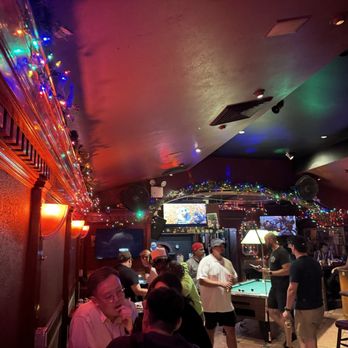 ALLIGATOR LOUNGE - Updated December 2024 - 221 Photos & 564 Reviews ...