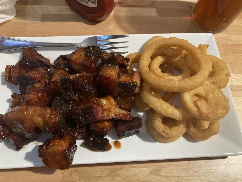 SNOWFLAKE SMOKEHOUSE BAR AND GRILL - Updated April 2025 - 19 Reviews ...