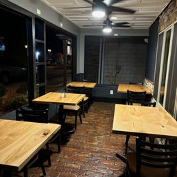 PERRYTOWN TAP HOUSE - Updated November 2024 - 31 Photos - 1002 Perry ...
