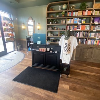 THE UNDERSTUDY COFFEE AND BOOKS - Updated June 2024 - 81 Photos & 41 ...