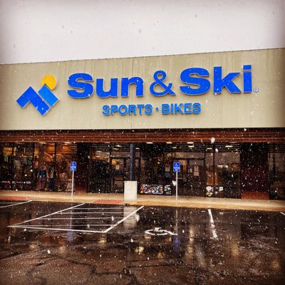 SUN & SKI SPORTS - Updated August 2024 - 93 Photos & 118 Reviews - 2438 ...