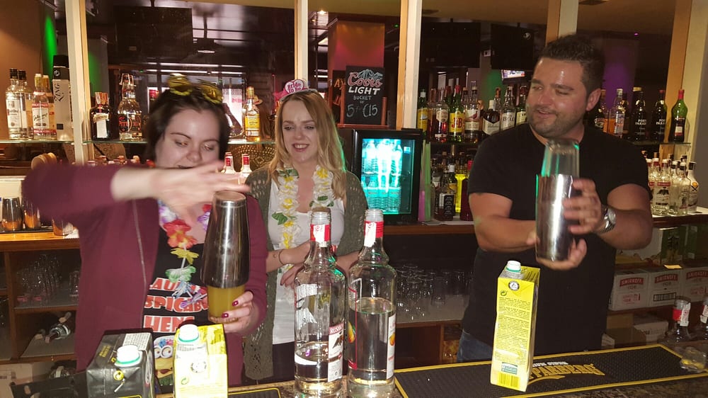 LINEKERS BAR - Carrer Contralmirall Pou, 2, Magaluf, Balears, Spain ...