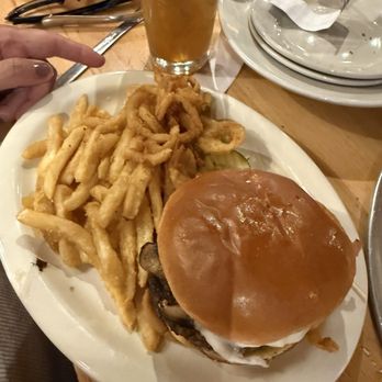 EAST TROY HOUSE - Updated October 2025 - 47 Photos & 44 Reviews - 2093 ...