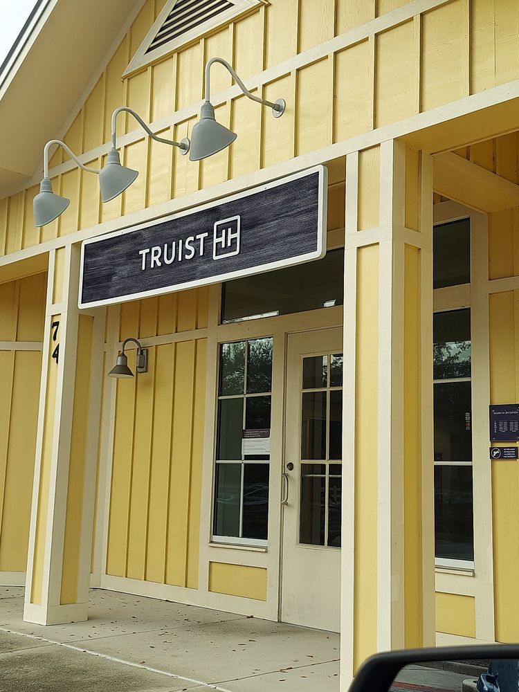 TRUIST BANK - Updated August 2024 - 74 Blake Blvd, Celebration, Florida ...