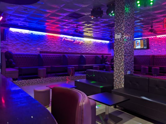 FAMOUS LOUNGE - Updated December 2025 - 86 Photos & 61 Reviews - 5010 ...