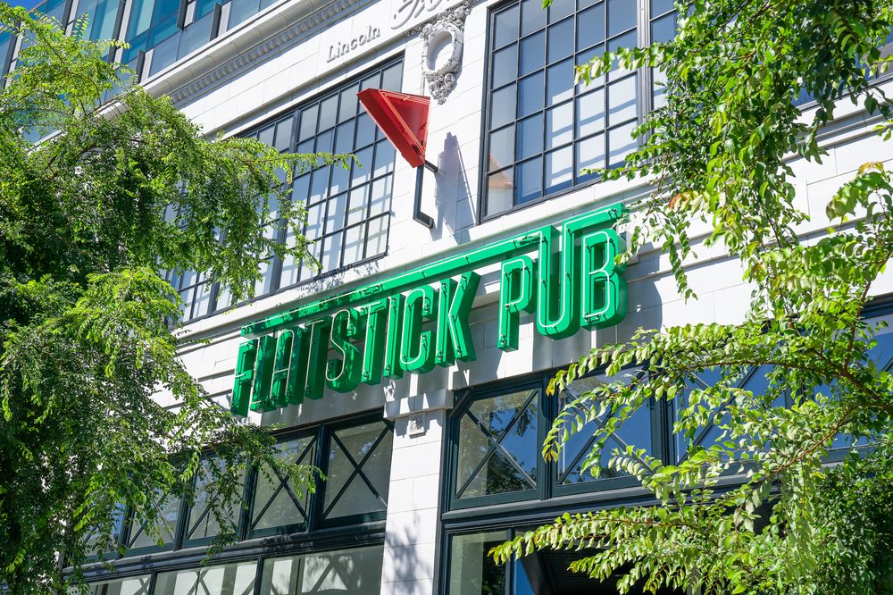 FLATSTICK PUB - SOUTH LAKE UNION - Updated May 2024 - 401 Photos & 180 ...
