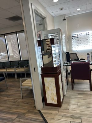 LOBUE LASER & EYE MEDICAL CENTERS - Updated December 2025 - 67 Photos ...