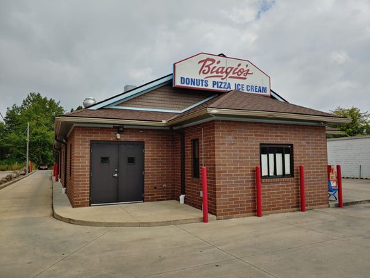 BIAGIO’S DONUT SHOP & PIZZERIA - 99 Photos & 290 Reviews - 35523 Vine ...