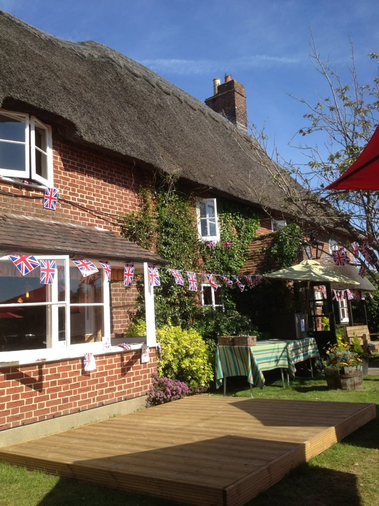 ELM TREE INN - Updated November 2024 - Ringwood, Hampshire, United ...