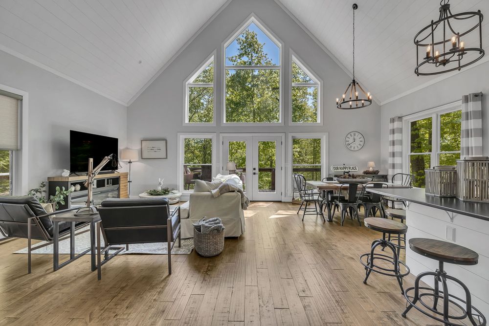 LAUREN RITCHISON - SIGNATURE REAL ESTATE OF ATHENS - Updated June 2024 ...