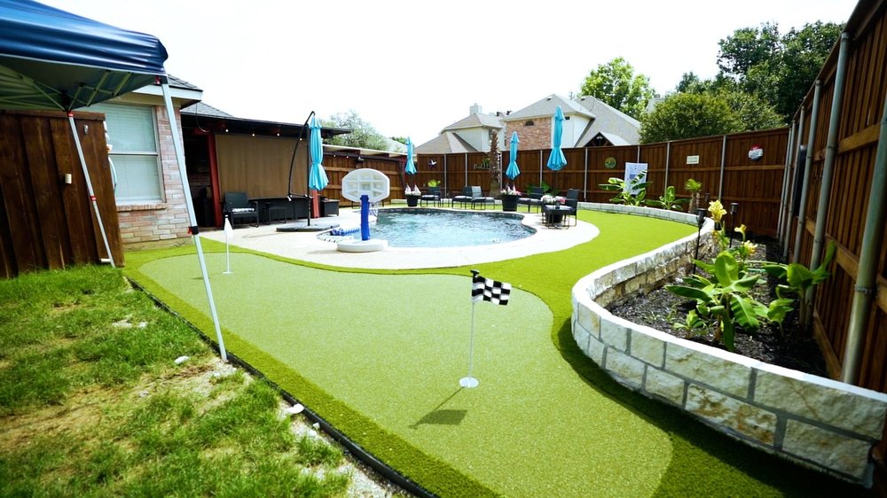 365 CUSTOM TURF - Updated December 2025 - 32 Photos - 709 N Glenville ...