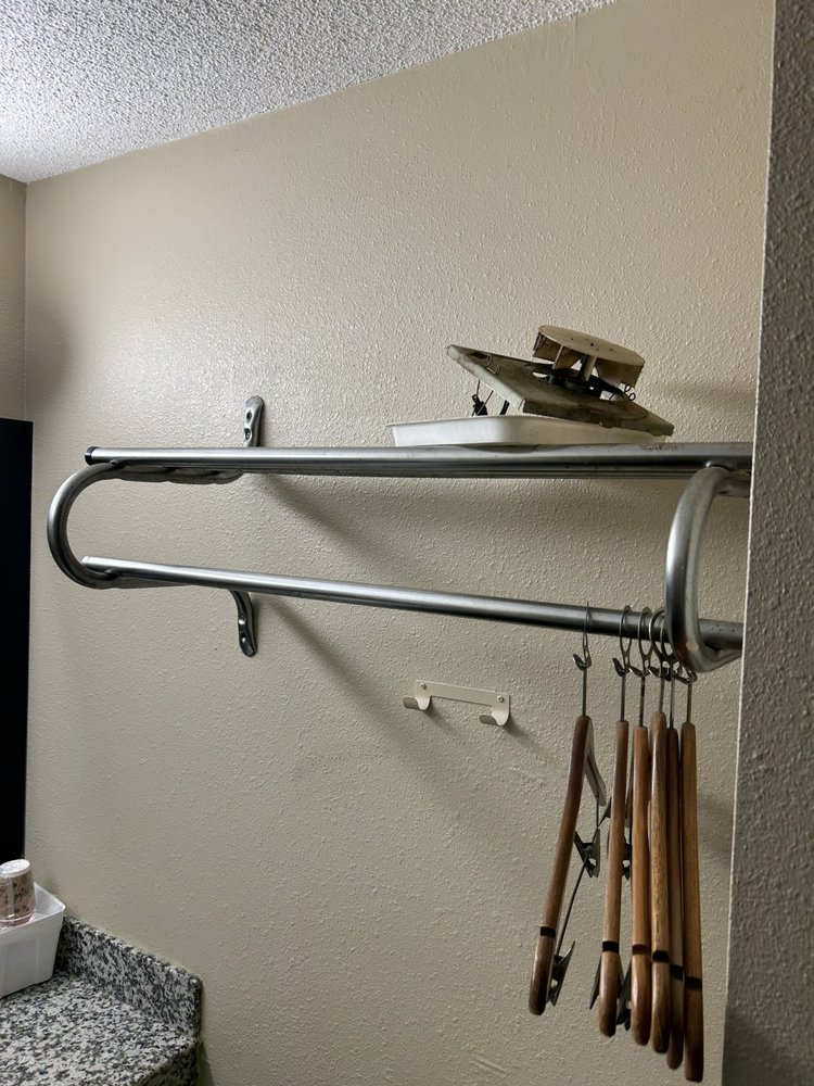 AMERICAS BEST VALUE INN BLUE RIDGE - Updated December 2024 - 41 Photos ...