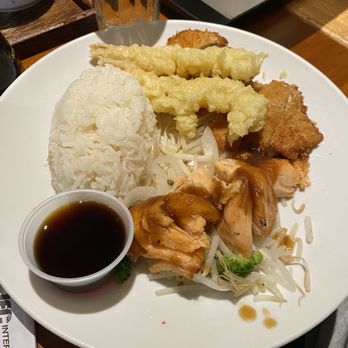 KIKIS JAPANESE CASUAL DINING - Updated July 2024 - 446 Photos & 414 ...