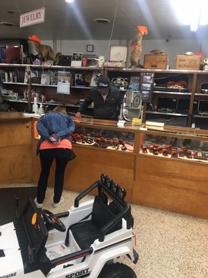 FAST CASH PAWN SHOP - Updated July 2025 - 4613 White Horse Rd ...