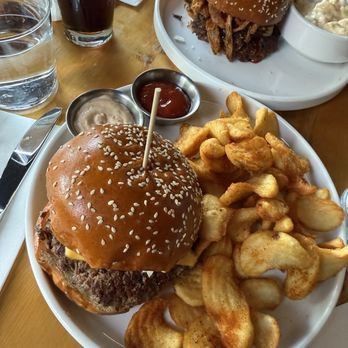 CHOMP KITCHEN AND DRINKS - Updated December 2025 - 377 Photos & 269 ...