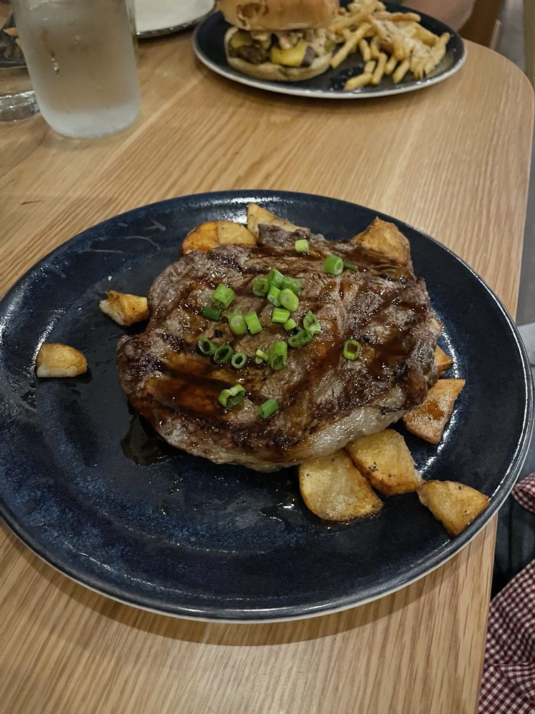 EMBER KITCHEN - Updated December 2025 - 23 Photos - 314 Belanger St ...