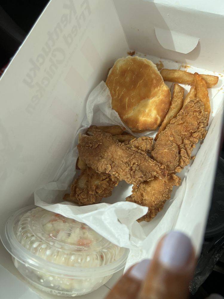 KFC - Updated December 2025 - 15 Reviews - 3032 N Broad St ...