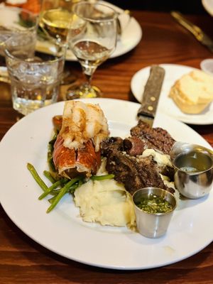 CAST IRON GRILL AND BAR - Updated December 2025 - 677 Photos & 911 ...