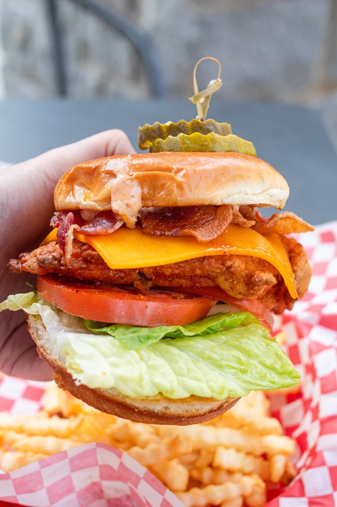 HOWLIN’ WILLY’S HOT CHICKEN - Updated December 2024 - 52 Photos & 24 ...