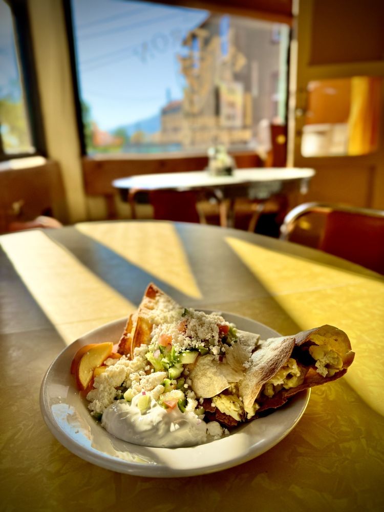 THE FLATIRON - Updated July 2025 - 176 Photos & 228 Reviews - 416 Main ...