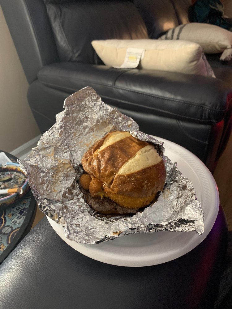 ZO’S GOOD BURGER GARDEN CITY - Updated May 2025 - 201 Photos & 204 ...