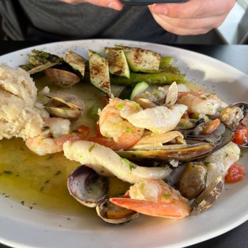 COVE AZUL BAR & GRILL - Updated March 2025 - 135 Photos & 284 Reviews ...