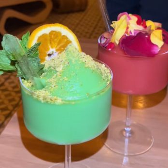 MACANDA - Updated June 2025 - 526 Photos & 194 Reviews - 294 Grove Ln E ...