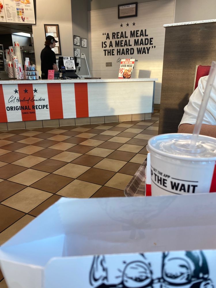 KFC - Updated July 2025 - 13 Reviews - 2720 Keith St, Cleveland ...