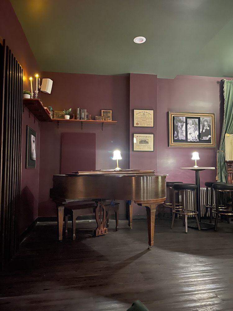 DADDY TOM’S COCKTAIL LOUNGE - 12 Photos - 304 Mill St, Bristol ...