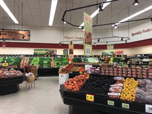 BASHAS’ - Updated December 2025 - 18 Photos & 24 Reviews - 2000 W River ...