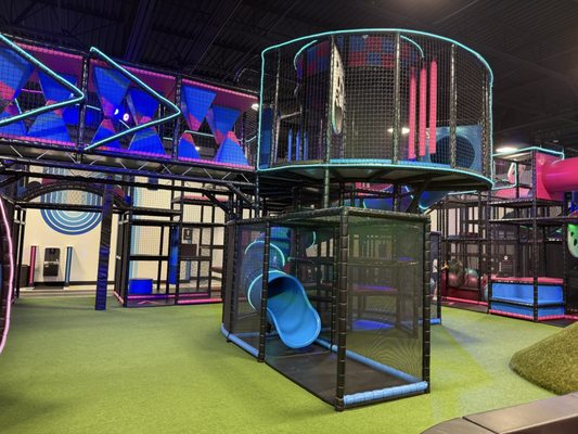 SUPERPLAY - Updated October 2025 - 63 Photos & 28 Reviews - 6952 E ...