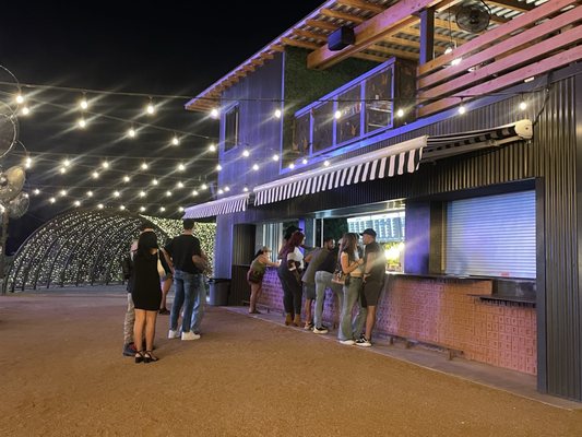 ELSEWHERE TOO - Updated December 2025 - 68 Photos & 21 Reviews - 4513 N ...