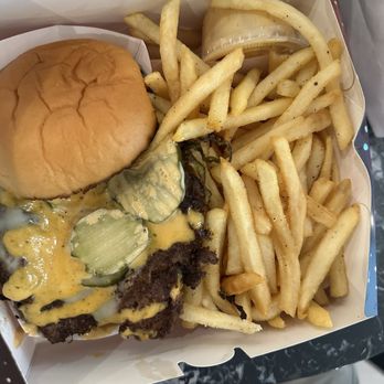 BURGER 3000 - Updated July 2025 - 624 Photos & 717 Reviews - 9846 Mason ...