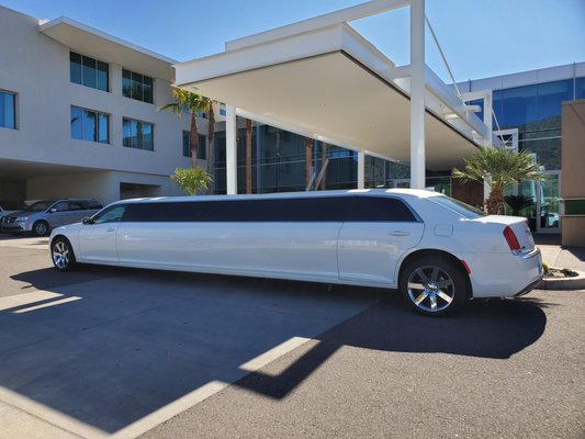 BLACK AND WHITE LIMO - 68 Photos & 79 Reviews - 8100 E Camelback Rd ...