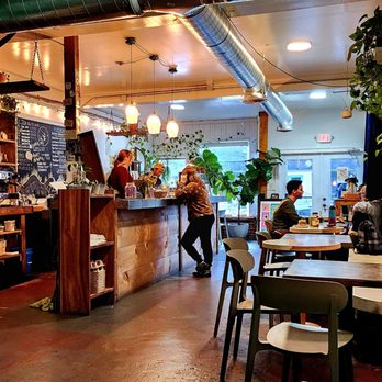 WHITE MOON - Updated January 2025 - 85 Photos & 75 Reviews - 545 Mill St, Sylva, North Carolina ...