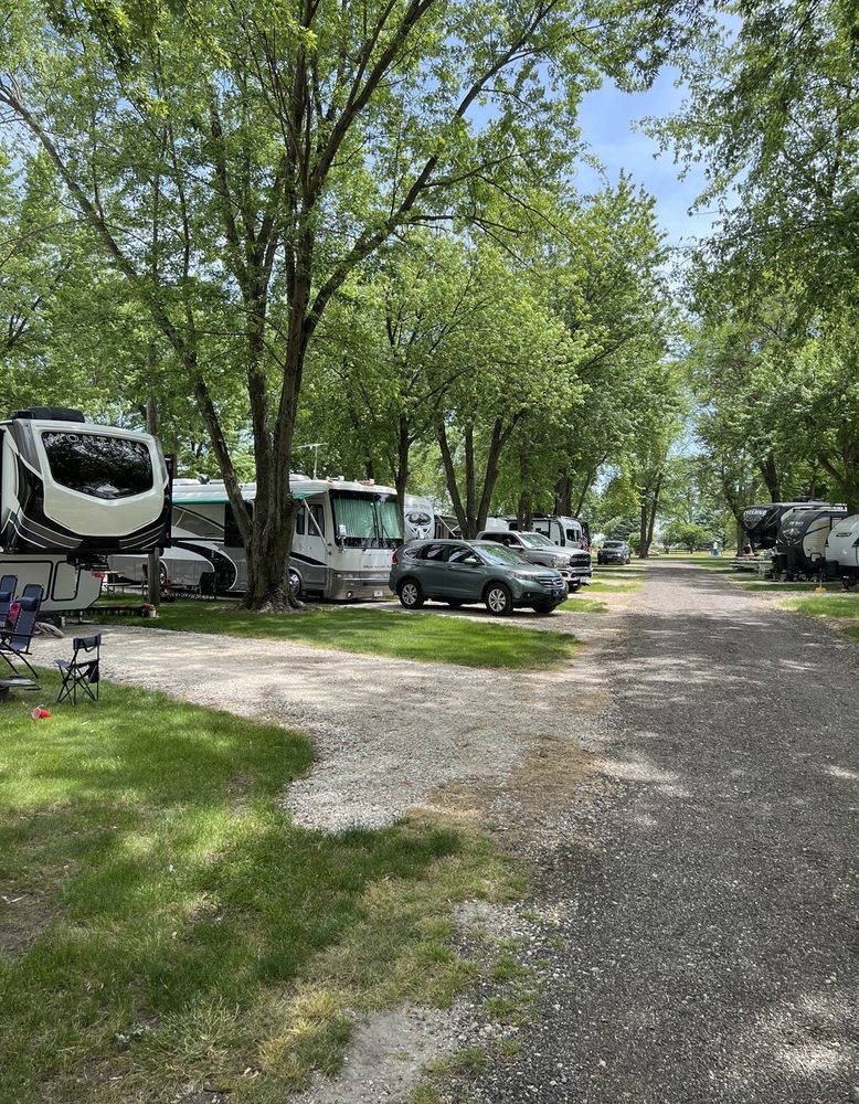 GALESBURG EAST CAMPGROUND - Updated May 2024 - 1081 E US Hwy 150 ...