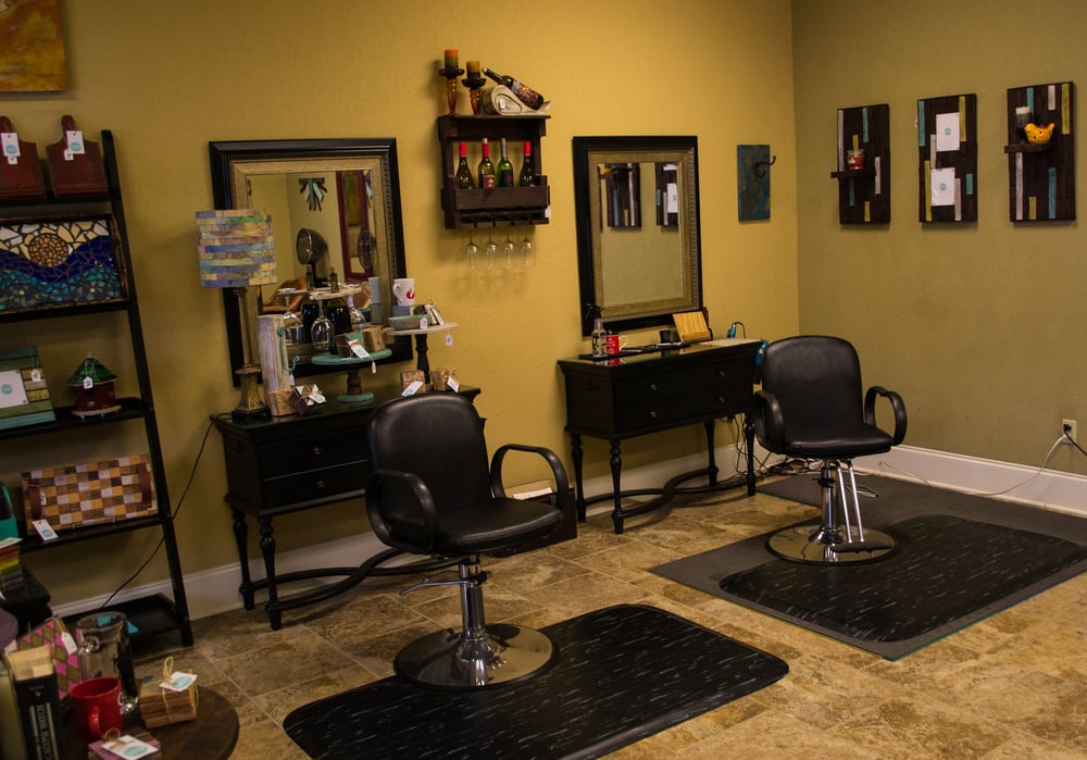 THE CHAT ROOM SALON & BOUTIQUE - Updated June 2025 - 691 Brownswitch Rd ...