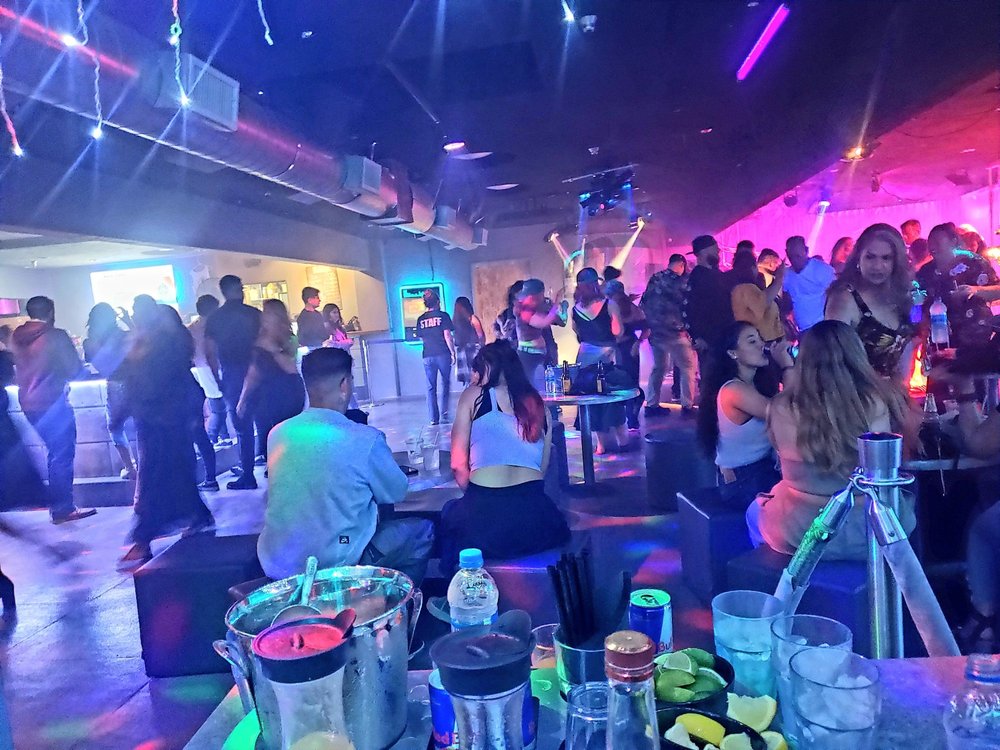 CHI CHI CLUB - 28 Photos & 80 Reviews - 105 Sumner Ave, Avalon ...