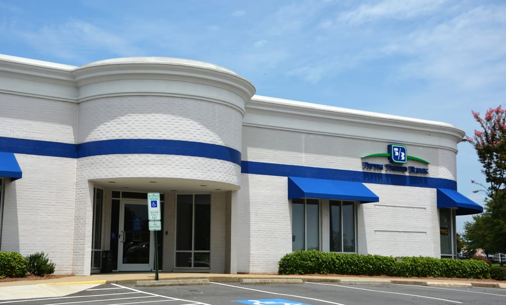 FIFTH THIRD BANK - Updated July 2025 - 20301 W Catawba Ave, Cornelius ...