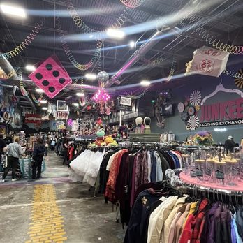 JUNKEE CLOTHING EXCHANGE - Updated August 2024 - 502 Photos & 375 ...