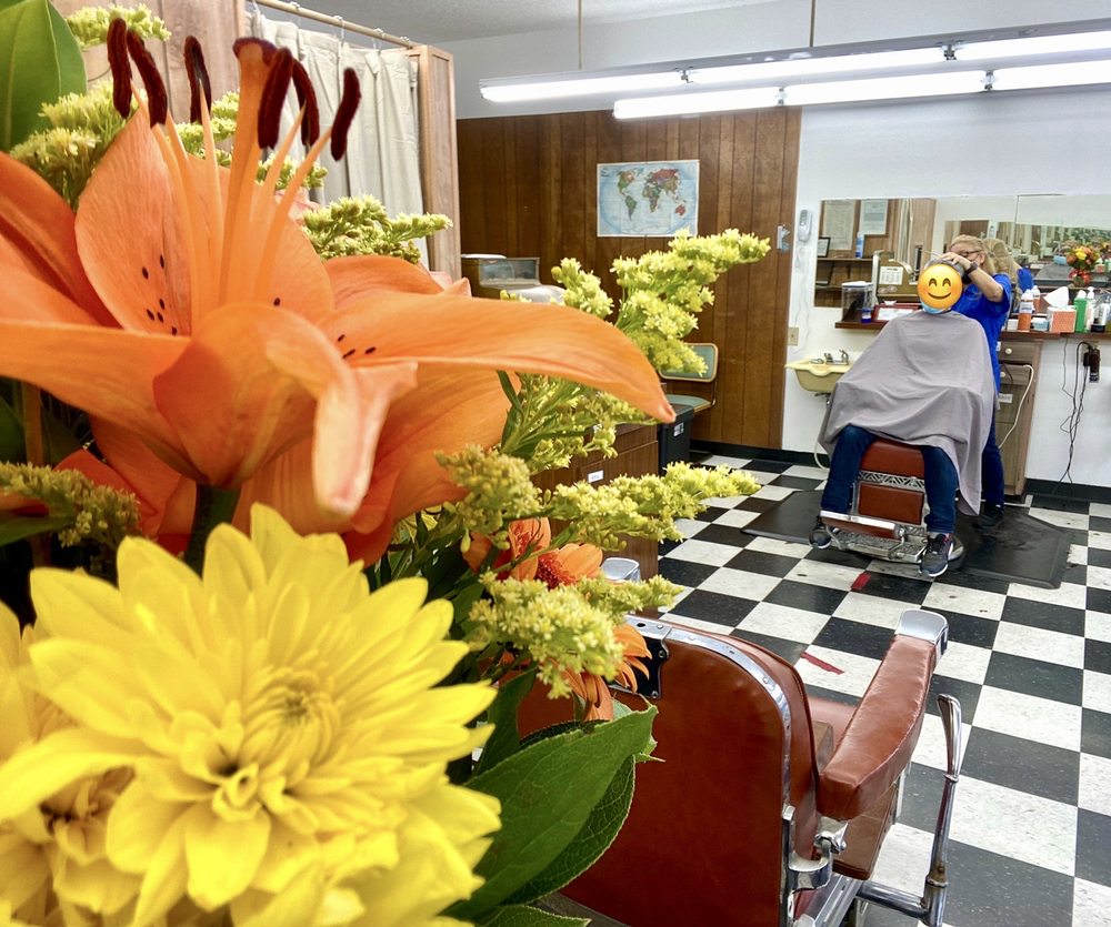 MEN’S DEN BARBER SHOP - Updated October 2025 - 32 Photos & 35 Reviews ...