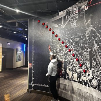 CHICAGO SPORTS MUSEUM - Updated December 2025 - 179 Photos & 41 Reviews ...